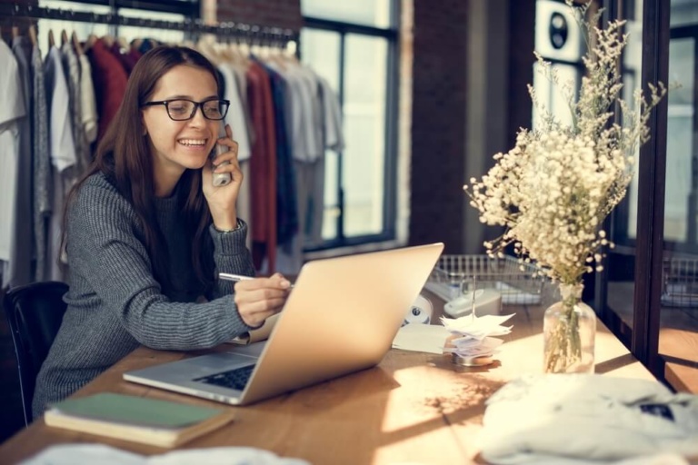 Área Comercial: O Que É, Qual A Função E Os 10 Cargos Da Área