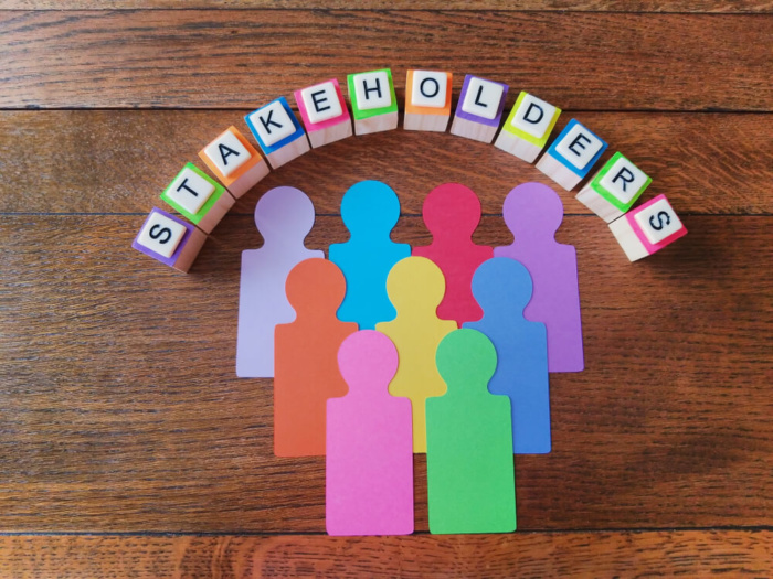Stakeholders: O que são, exemplos, importância e tipos 🥇