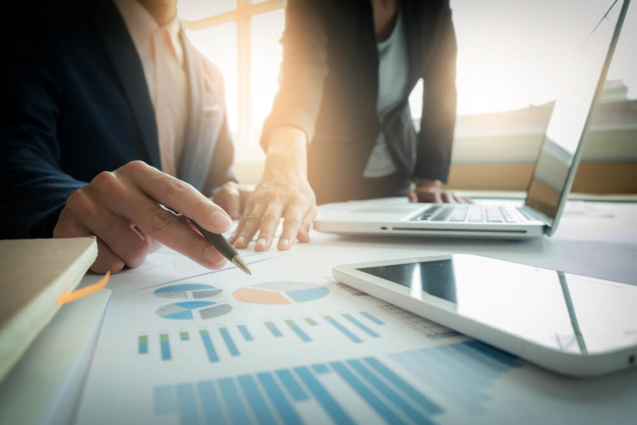 Benchmarking: O Que É, Como Fazer e 4 Exemplos Práticos