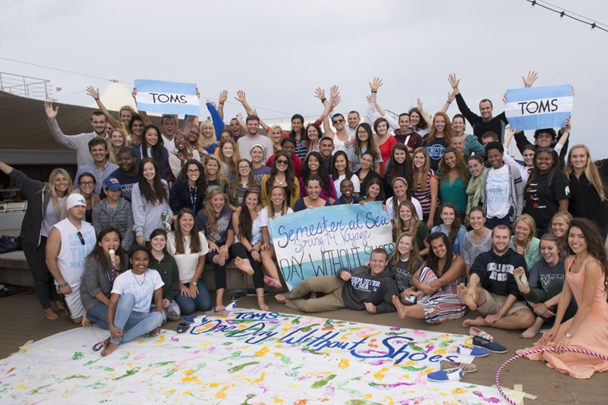 Community Marketing: Strategies to Strengthen Brand Loyalty