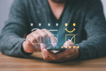 Customer Service: définition, compétences clés et stratégies pratiques